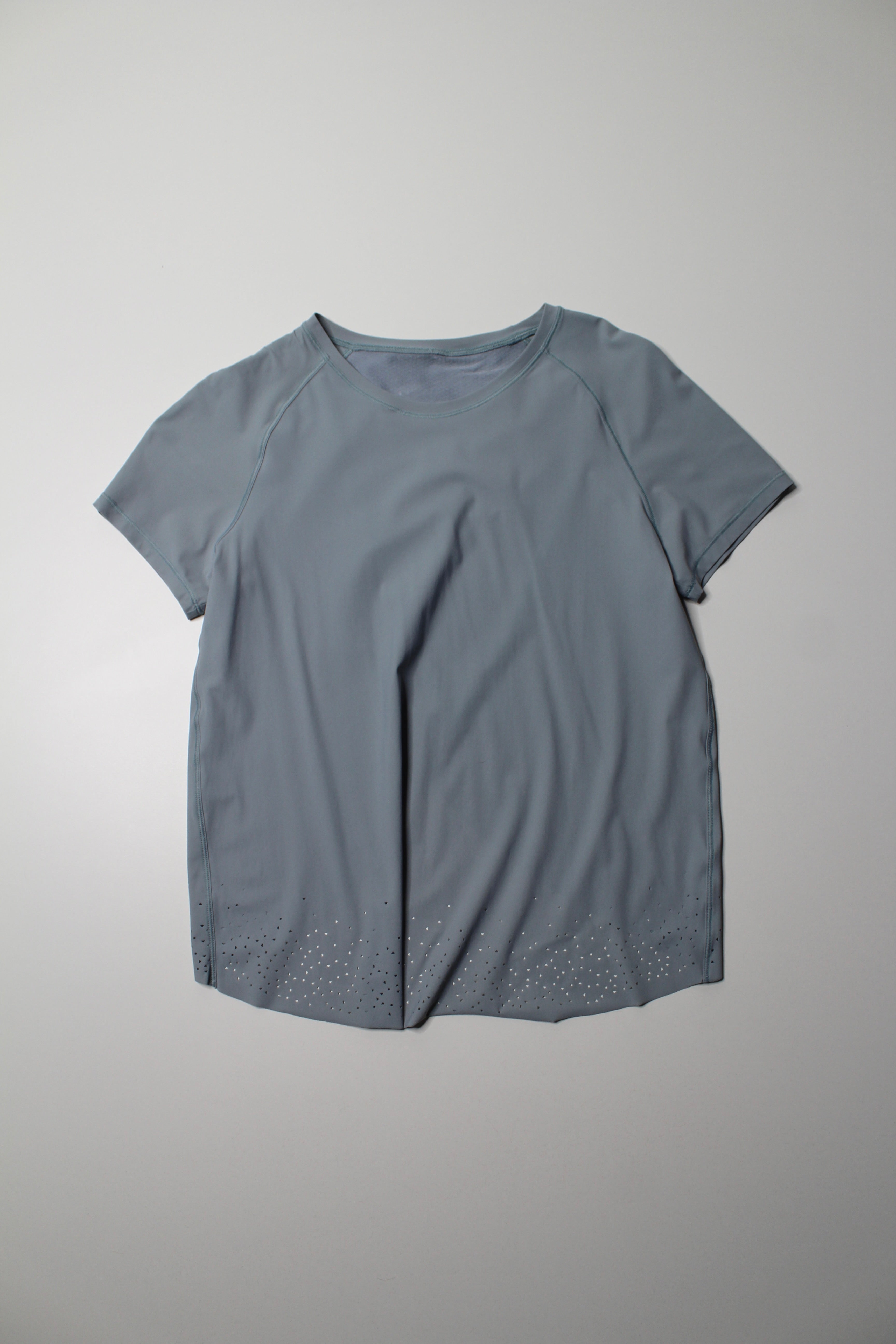 Lululemon light blue run open back short sleeve, size 4 (loose fit ...